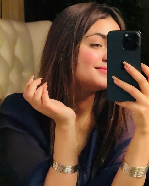 Beautiful Girl Photos Dp Images Profile Pics Wallpapers