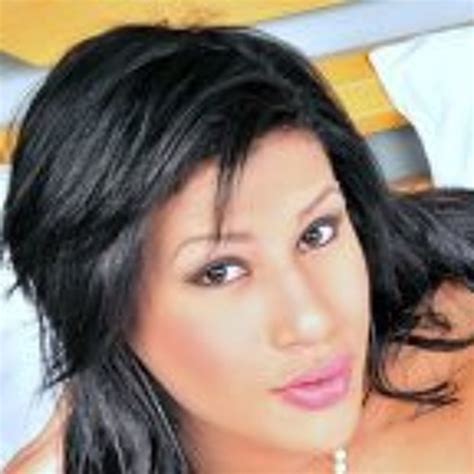 Stream Gabriella De Carvalho Music Listen To Songs Albums Playlists