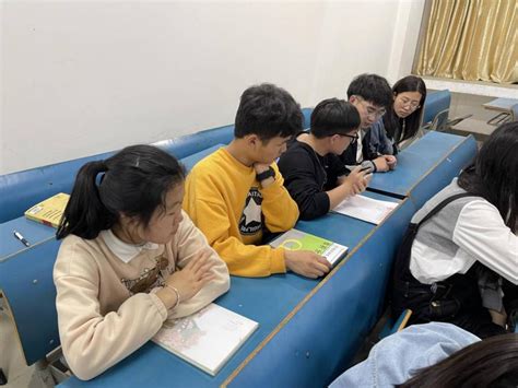 食品质量与安全203班召开团支委会议 食品科学与工程学院