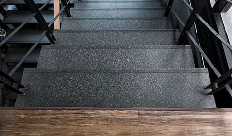 가계 계단서 ‘혼자 넘어져놓고 3천만원 요구하는 손님 이유 살펴봤더니