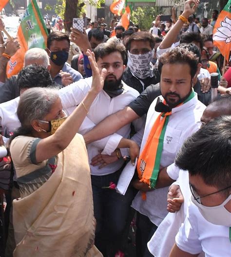 Congress Party Workers Show Black Flags To Finance Minister Nirmala