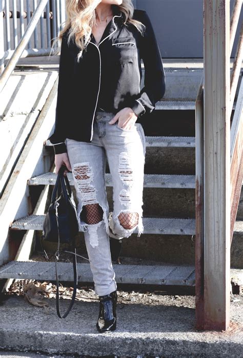 Tips For Wearing Fishnets With Jeans Quartz And Leisure