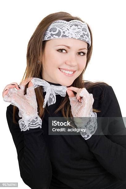 Potret Pembantu Muda Yang Ceria Terisolasi Foto Stok Unduh Gambar