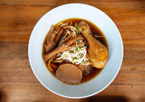 4เด็ด รุ่มรวยก๋วยเตี๋ยวไก่ ต้นตำหรับ สาขาไทวัสดุ