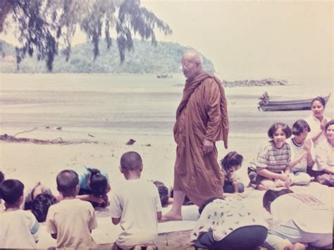 หลงในลาภ ยศ ไม่คำถึงถึงความตาย หลงกาย กายหญิง กายชาย กายตัวเอง ไม่คำนึงถึงความแก่ หลงในสมบัติ