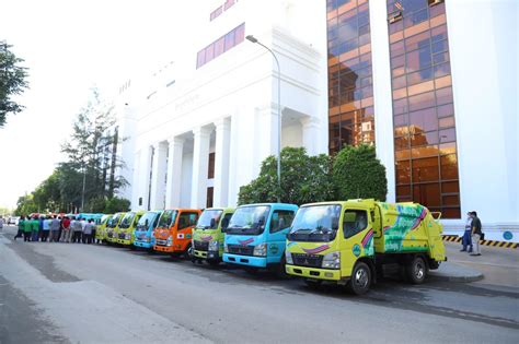 មិត្តជប៉ុន ប្រគល់រថយន្តដឹកសំរាមដល់ក្រសួងបរិស្ថាន