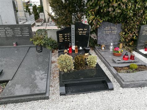 Engelbert Berti Rodošek Slovenski Grobovi