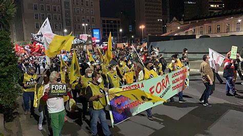 Manifestantes Voltam às Ruas De Porto Alegre Rs Pelo Política