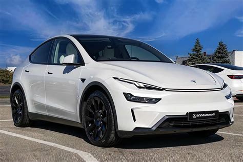 내년 1월 공개된다는 테슬라의 신차 바뀐 디자인에 전 세계가 놀랐다