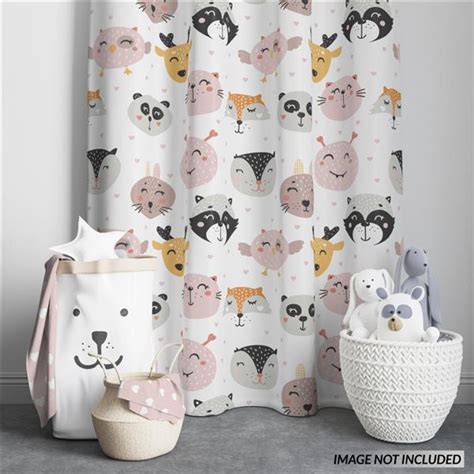 موکاپ پرده اتاق کودک و مهد کودک طرح ماکت لایه باز عکس با کیفیت و وکتور لایه باز پارس استاک