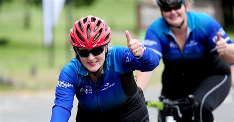 Understanding Cycling Hand Signals For Communication Kootubike