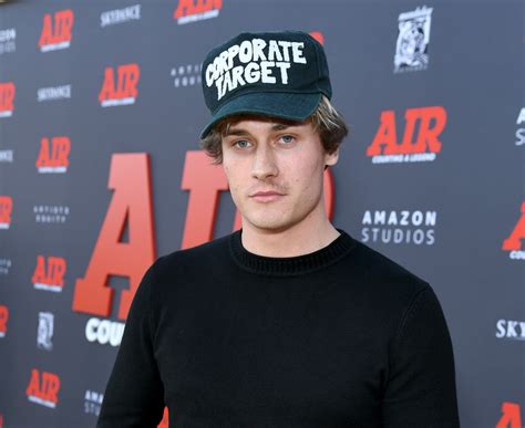 Cole Bennett Announces Chicago Bears Draft Pick Im Off A Few Bud Lights