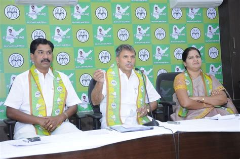 Drthulasi Reddyksatyanarayana And Smt Ssudharani Party Photos Coat Lab Coat