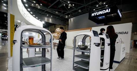 식당 채우는 로봇 웨이터 태반이 중국산韓로봇 고사 위기