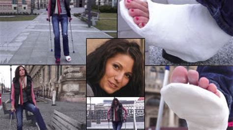 Emma Term Slwc With Toe Plate Crutching On The Promenade Long Toes In Term Casts Clips4sale