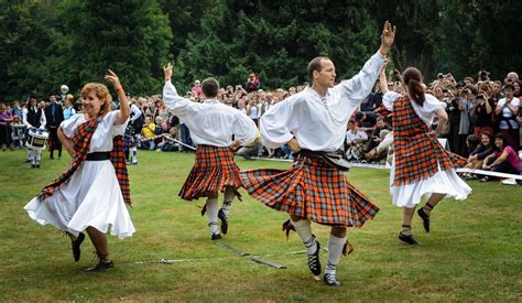 Traditional Dance In Scotland Artofit