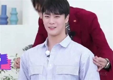 어깨 넓이가 무려 59cm 인 남자 아이돌 후방 주의 인스티즈 Instiz 이슈 카테고리