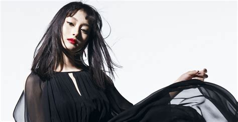 忽那汐里の美しさを育む5つのキーワード｜shiseido 忽那汐里 忽那 汐里