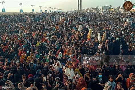 فرارو عکس تجمع هزاران زن معترض بلوچ