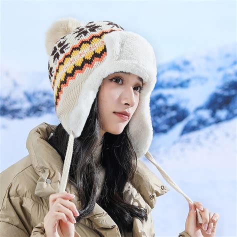 Badu Bg Плетена дамска шапка с пухена подплата тип ушанка Badu Bg