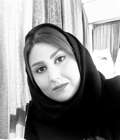 چشم و اَبرو مینا سراوانی