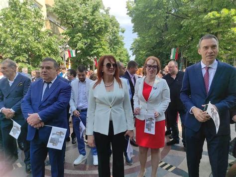 Вижте най мащабната манифестация за 24 май в Бургас участваха над 10 хил души