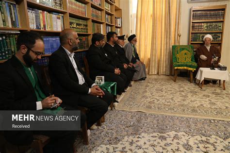 دیدار خادمان آستان قدس رضوی با آیت الله مکارم شیرازی عکس خبرگزاری