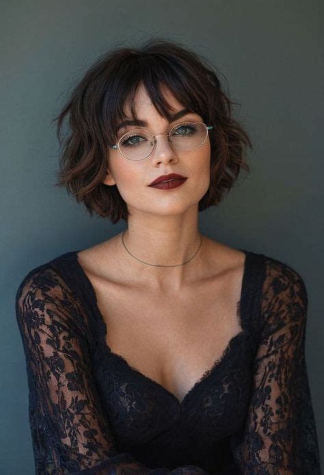 Pin By Maria Keller On Makeup Short Hair With Bangs Messy Bob Hairstyles Short Hair Styles