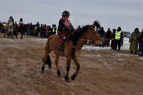 Сүхбаатар Аймгийн Аварга Хүлэг Шалгаруулах уралдаан Азарга