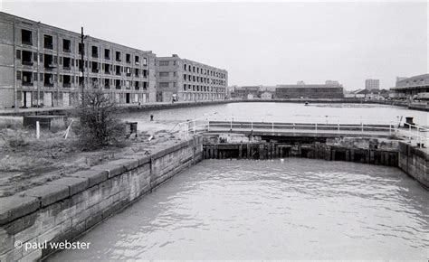 Surrey Docks — Londons Docks