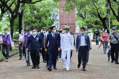 主持111年軍人忠靈祠秋祭典禮 陳其邁向先烈致敬