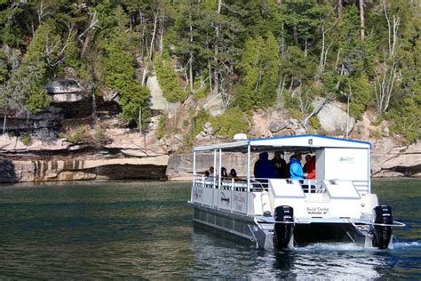 Pictured Rocks Boat Tours