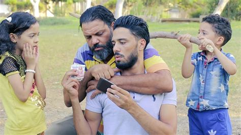 ولد شجاع ينقذ ابوة من اللص بعد ما هانه امام اخته ورد فعل قوى😱😱 فيلم قصير Youtube