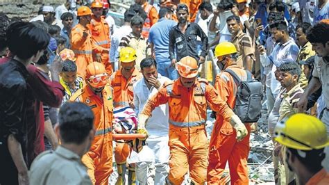 Mustafabad Building Collapse Reason Behind Earthquake Like Tremor Or Something Else भूकंप जैसा