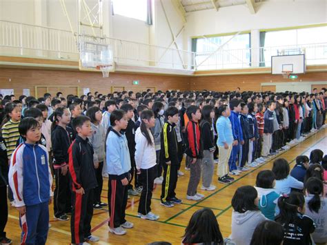 11月30日火音楽集会で低中高学年の合唱発表がありました午後は参観日がありました八戸市立白山台小学校