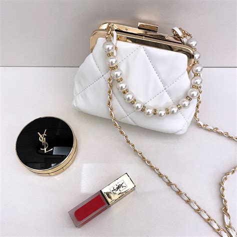 [고퀄 봄신상] 진주스트랩 미니 퀼팅 복조리 쁘띠 프레임백 체인크로스백 에이블리