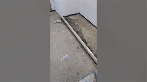 003 아파트 다용도실 내부 모습입니다 아래 막대기 모양의 재료분리대를 설치하고 바닥에 타일 방통을 치고 그 위에 타일을 시공합니다 Youtube