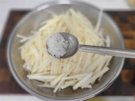 콜라비 생채무침 아삭아삭 맛있는 콜라비요리