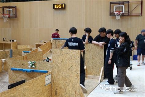 로보컵 2024 준비하는 광운대 로빛 학생들 전자신문