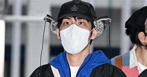 데이식스 원필 ‘날개 달린 모자 쓰고 훨~훨~ 포토엔hd