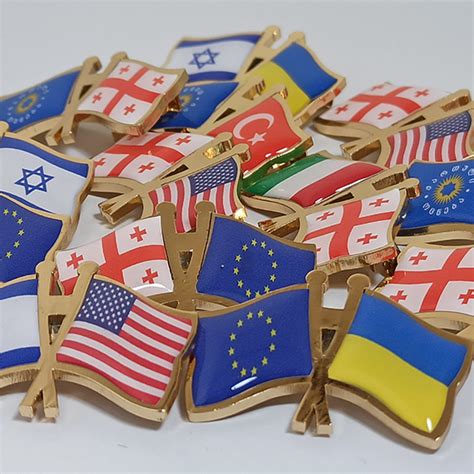 სამკერდე ნიშნები მოოქროვილი სამკერდე ნიშნები Fanbook