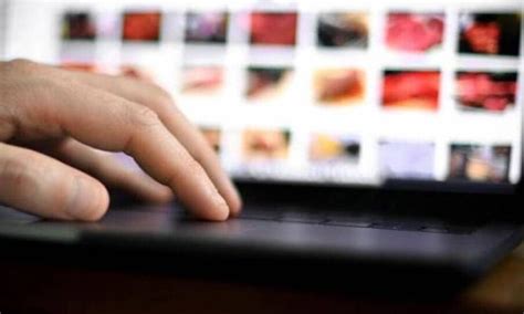 Ποδοσφαιριστής κατηγορείται για παιδική πορνογραφία Fosonline