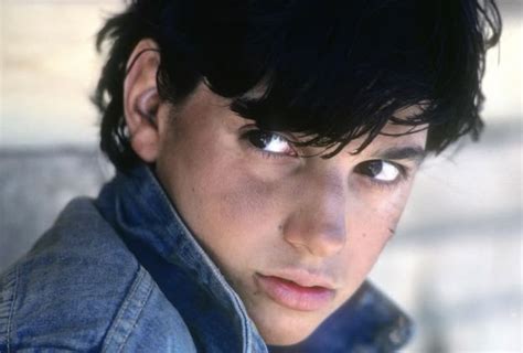 The Outsiders Johnny Johnny Cade Background Johnny Cade Scar Ralph