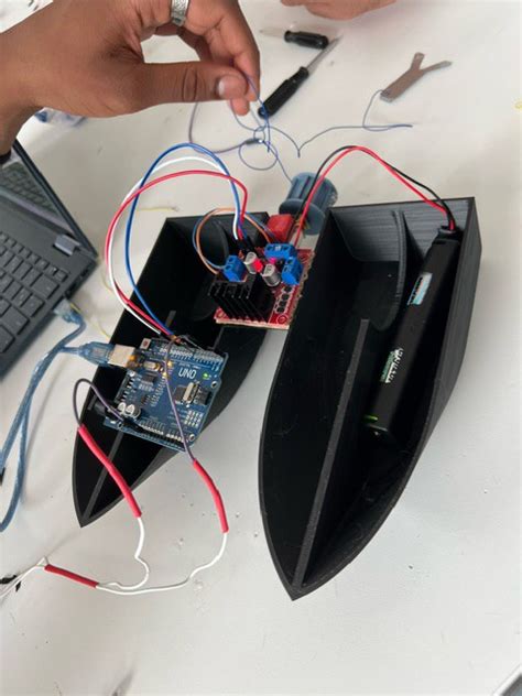 Boat With Arduino Controlled Anchor System Boat With Arduino Controlled Anchor System