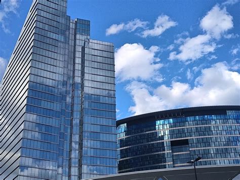 using exiftool to extract metadata from image files