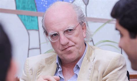 Declan Ryan Sells Up The Phoenix Magazine