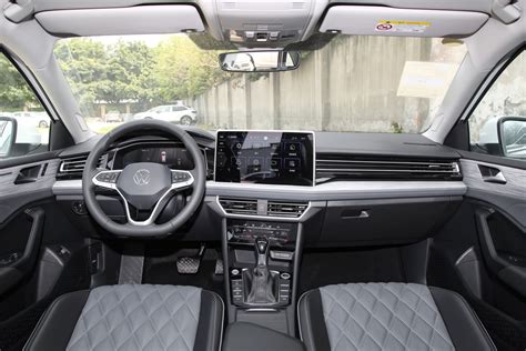 【速腾200tsi 双离合超越版内饰全景正拍图片 汽车图片大全】 易车