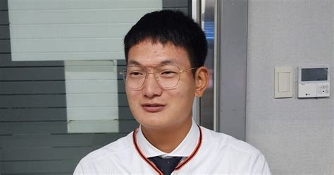 초구는 한가운데 직구 붙어보고 싶은 상대는 강백호 1순위 김서현의 패기