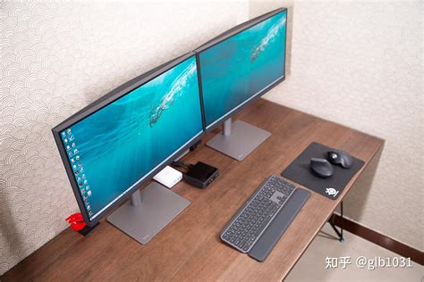 双十一桌面推荐：两台显示器如何摆放才能实现生产力最优解？ 知乎