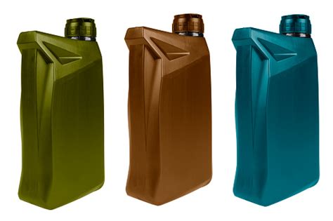 흰색 배경에 격리 된 플라스틱 오일 캐니스터 저장 탱크 가솔린 디젤 및 가스용 캐니스터 흰색 위에 분리 된 기술 액체에 대한 빨간색 플라스틱 캐니스터 0명에 대한 스톡 사진